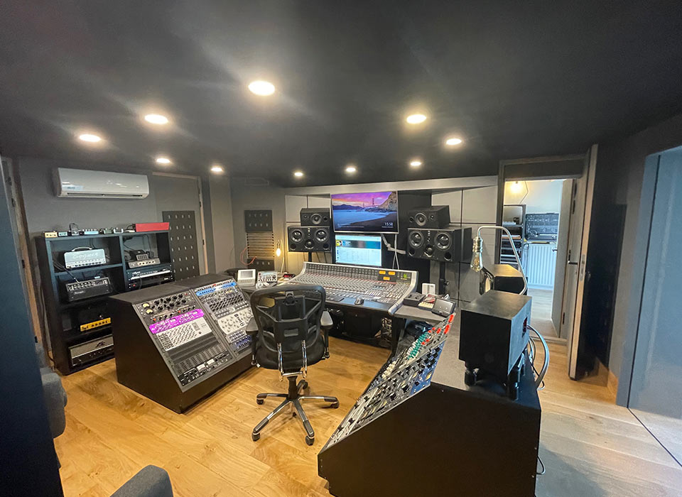 studio Paris - www.bescostudio.com