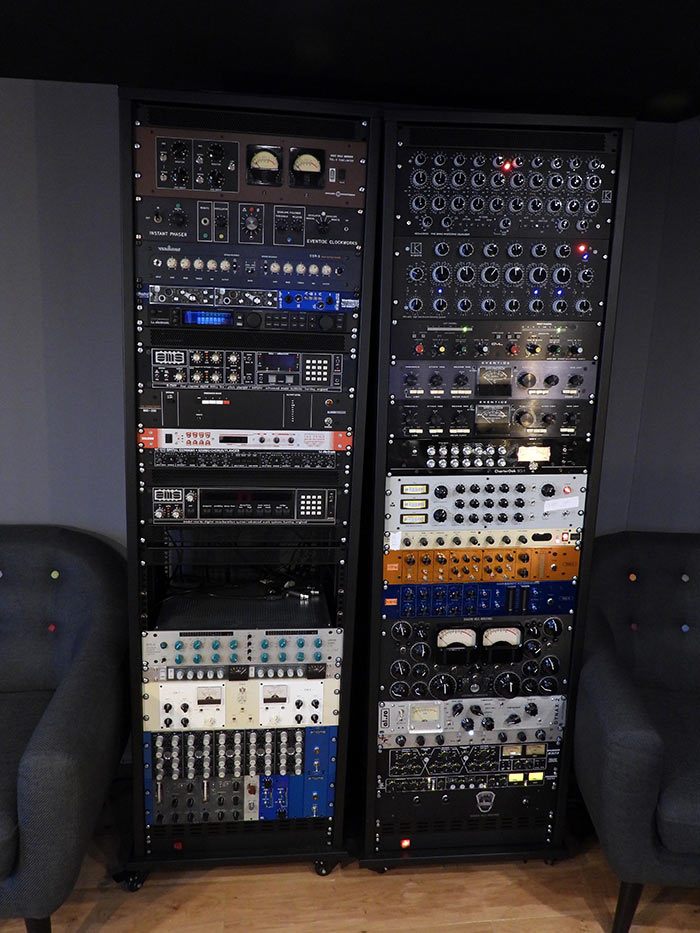 Paris Studio - www.bescostudio.com